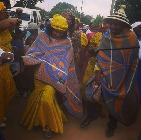 Lesotho Couple In Traditional Blankets and Straw Hat – Clipkulture