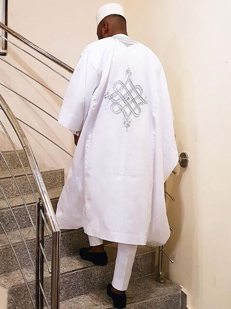 Ebuka Obi Uchendu in White Babariga (back) – Clipkulture