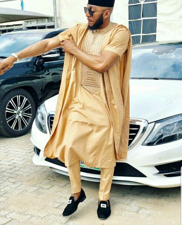 Short Sleeve Champagne Gold Agbada With Black Cap and Shoes – Clipkulture