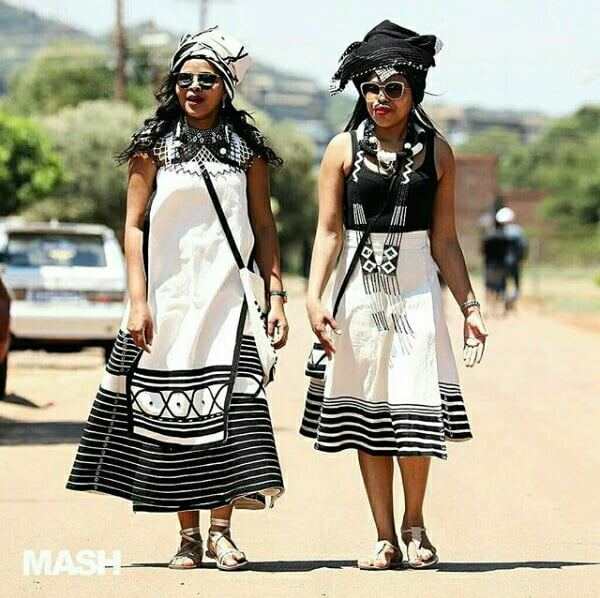 South African Ladies In Xhosa Umbhaco Traditional Outfits and Beaded ...
